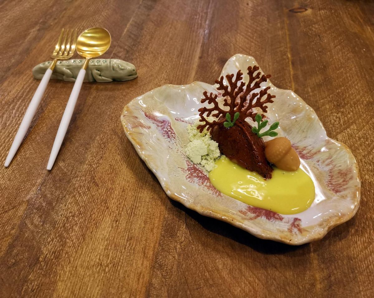 Custom ceramic plates for restaurants | María Monasterio